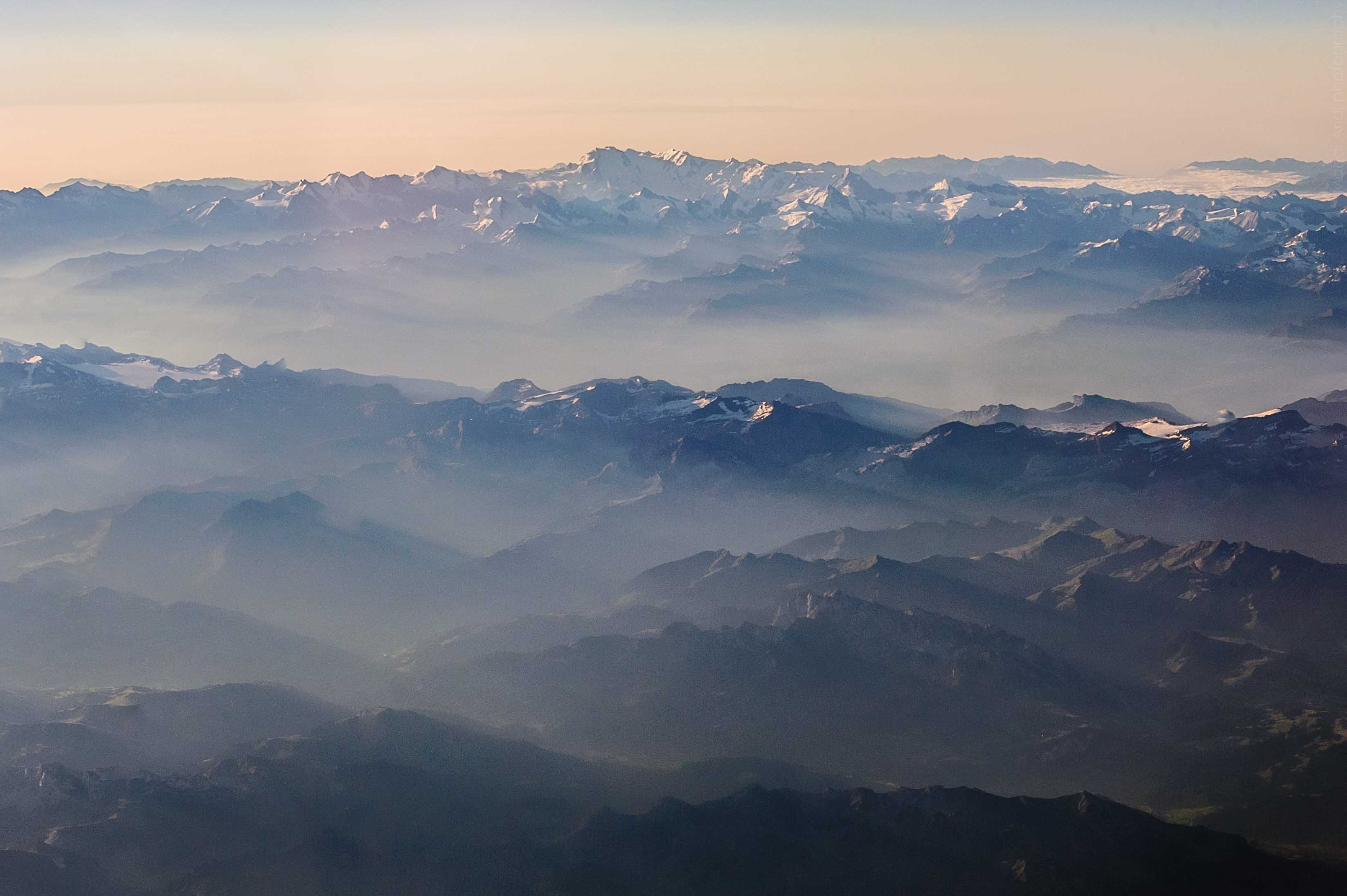 Flying over the Alps - Mahdi Aridj Photography