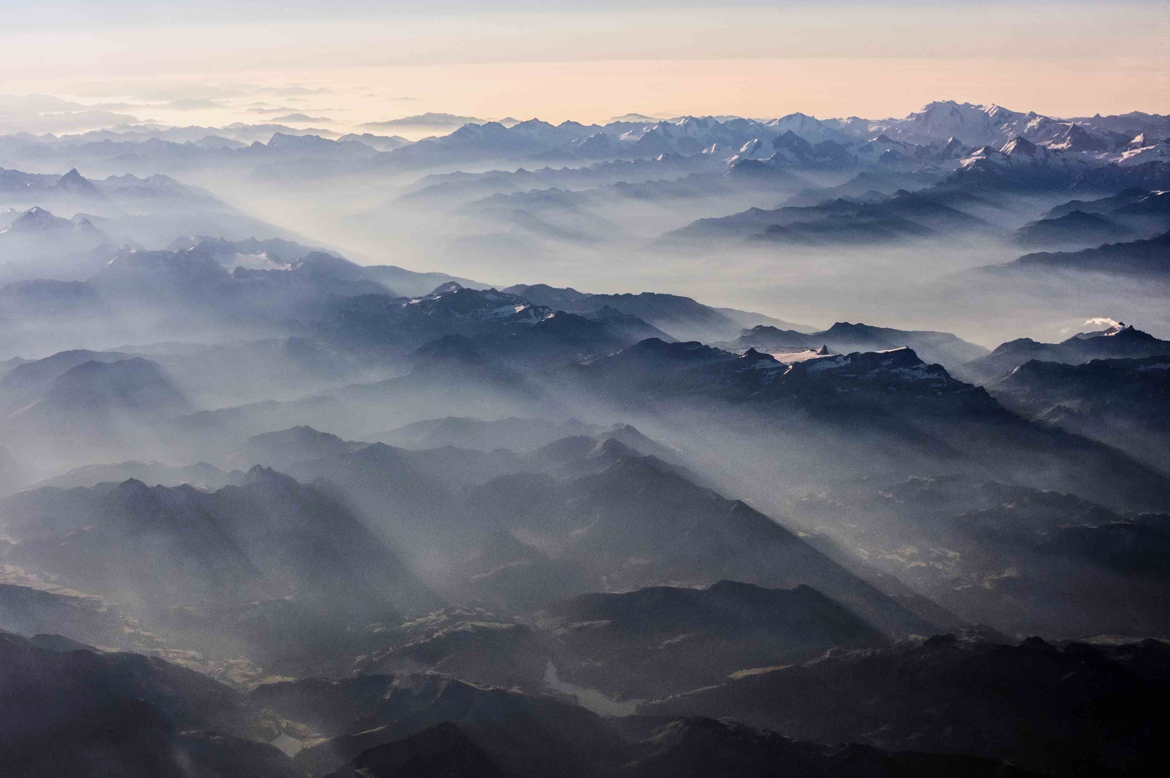 Flying over the Alps - Mahdi Aridj Photography